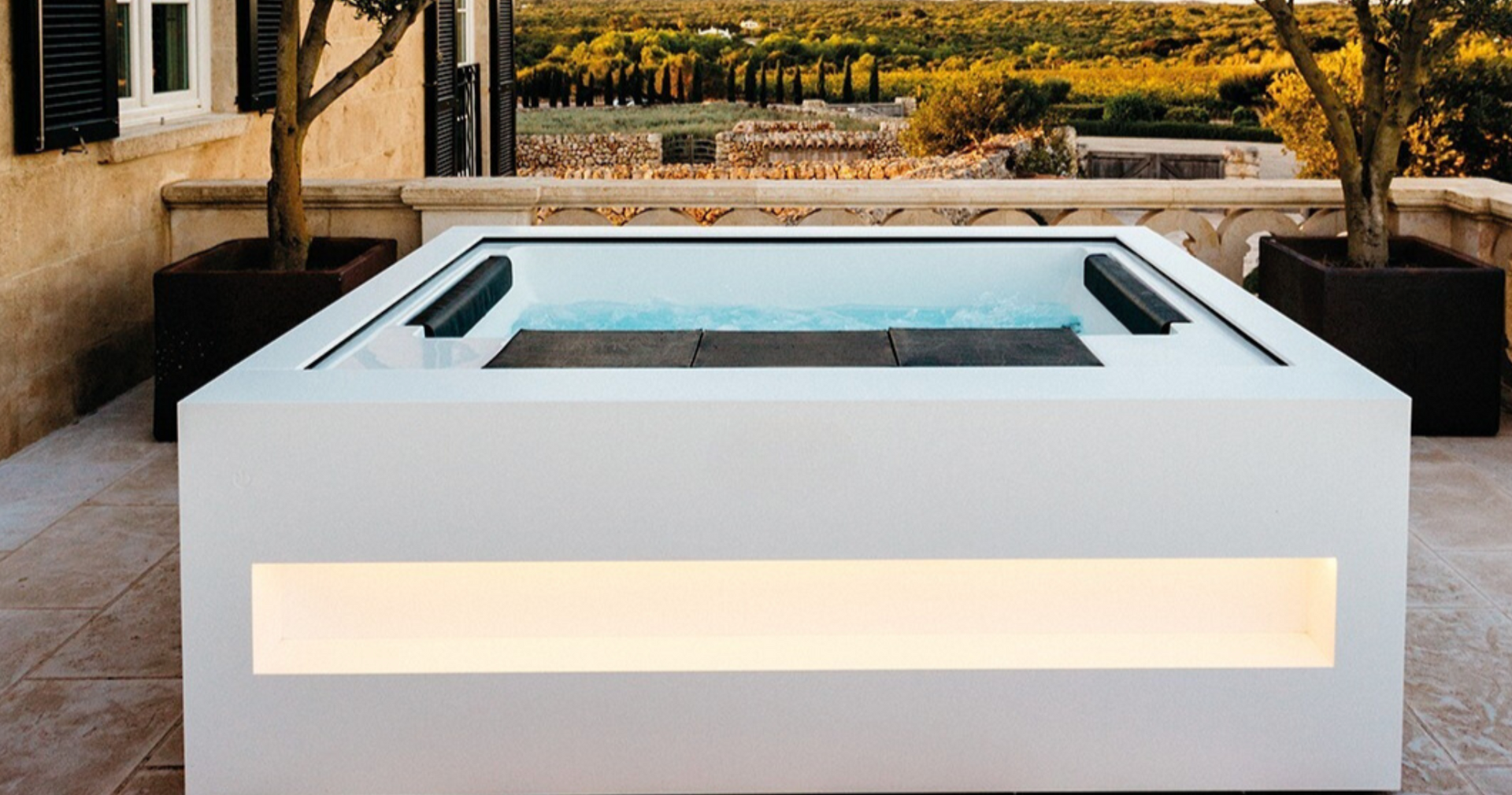 Hot Tub, Spa & Jacuzzi: What's the Difference?